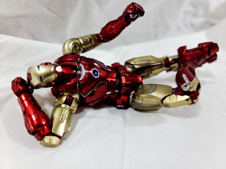 Action Figure Review: Sentinel Fighting Armor Iron Man