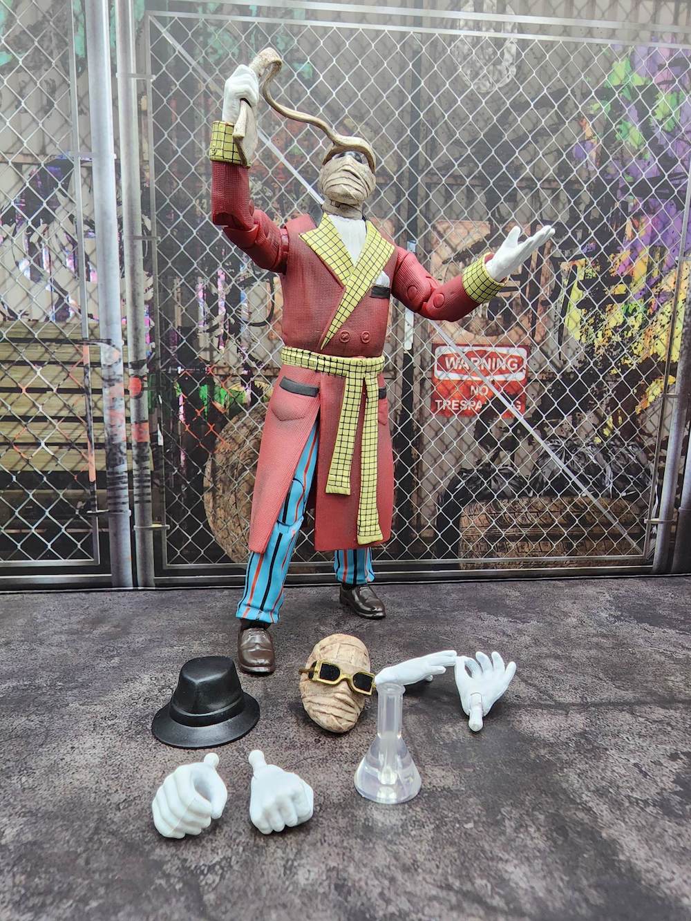 Action Figure Review: Universal Monsters Invisible Man