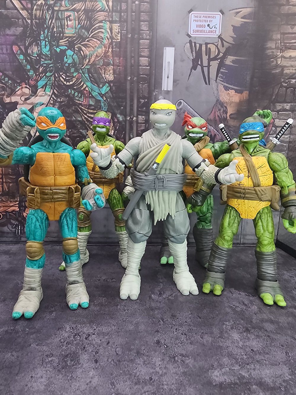 Action Figure Review: Teenage Mutant Ninja Turtles BST AXN Jennika ...