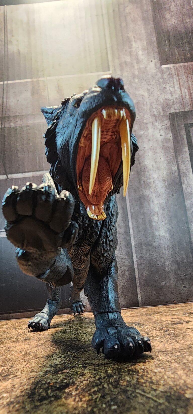 Action Figure Review: Beasts of the Cenozoic – Smilodon Populator